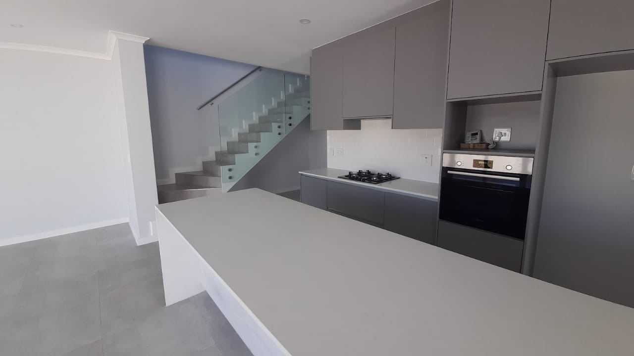 New Sandown Development – 4 Bedroom House – RXAW-18082 – Adri Marais
