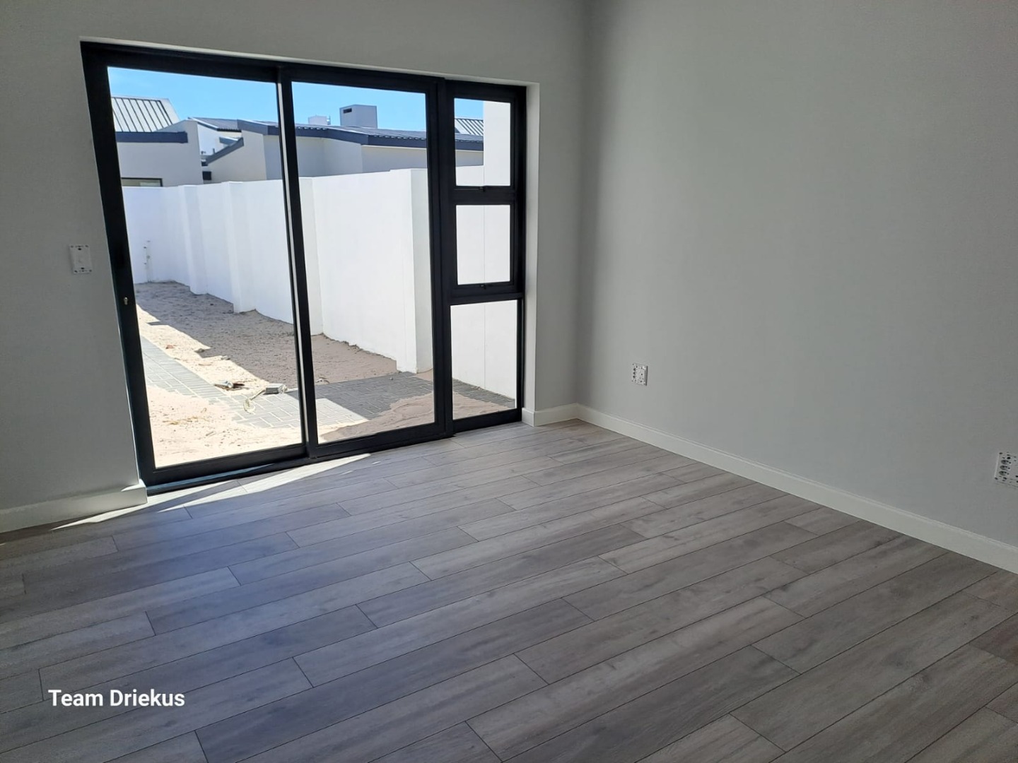 New Sandown Development – 4 Bedroom House – RXAW-18082 – Adri Marais